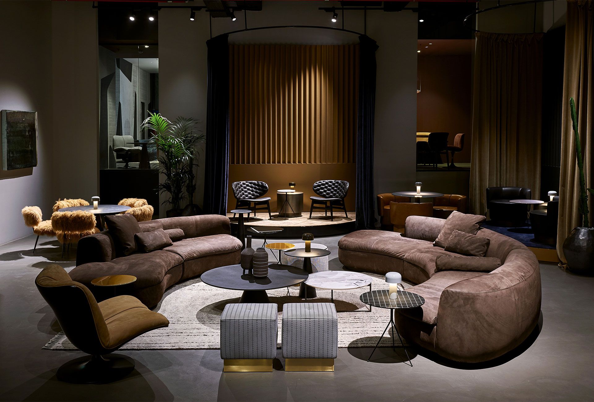 Divano rotondo di design, una forma diversa che dà un tocco un più al ...